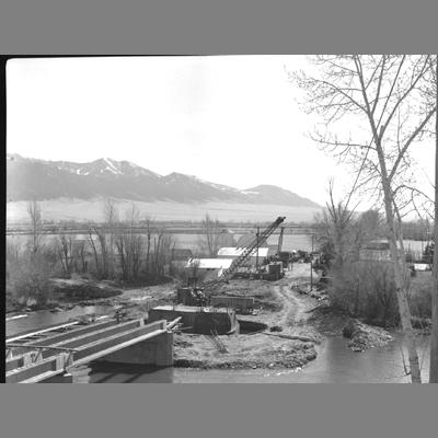 Crane and Other Equipment Used in teh Waterloo Bridge Construction ...