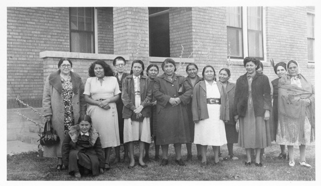 Mrs. Mueller, Dorthy Small, Nora Spanish, Mae Williamson, Arapaho Inuna ...