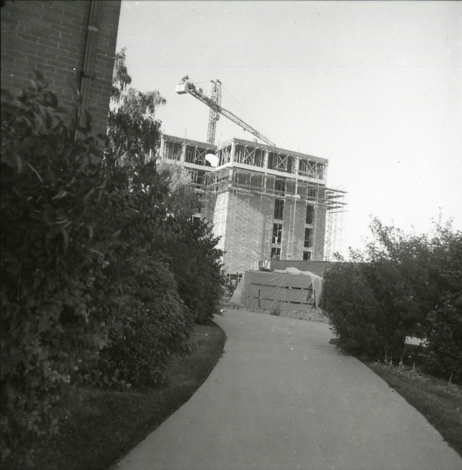 Leon Johnson Hall, Construction, 1969
