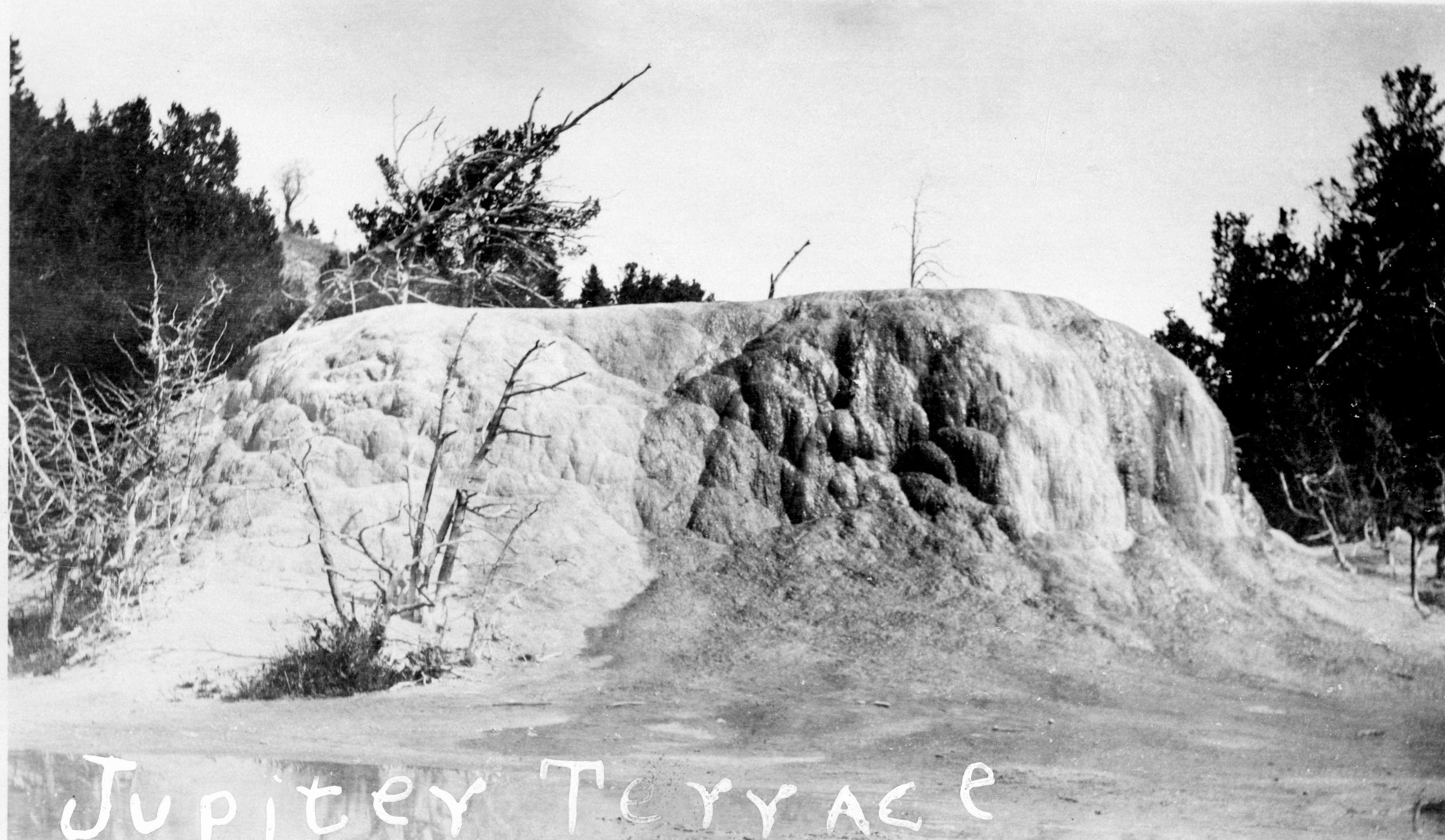 Yellowstone National Park - Jupiter Terrace